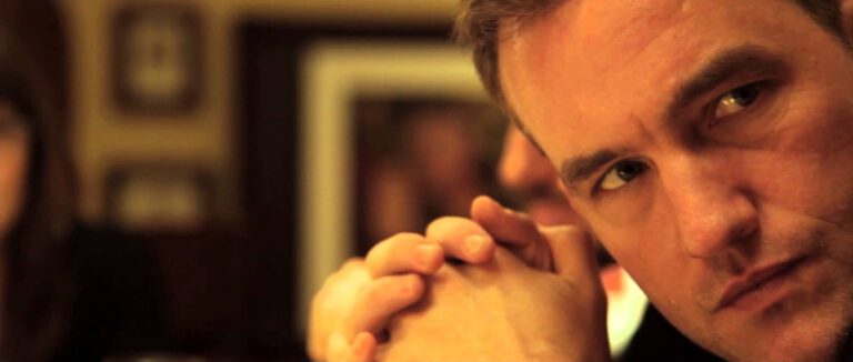 Coherence movie review & film summary (2014) | Roger Ebert