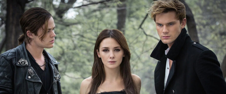 Fallen movie review & film summary
