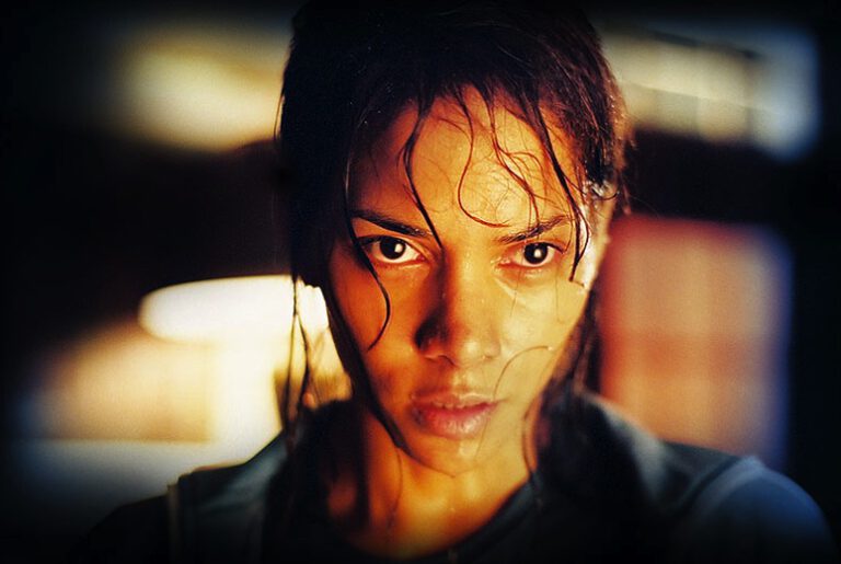 Gothika movie review & film summary (2003) | Roger Ebert