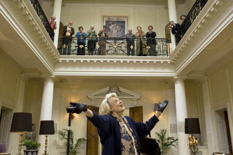 Sweet. Needs more marigolds movie review (2012) | Roger Ebert