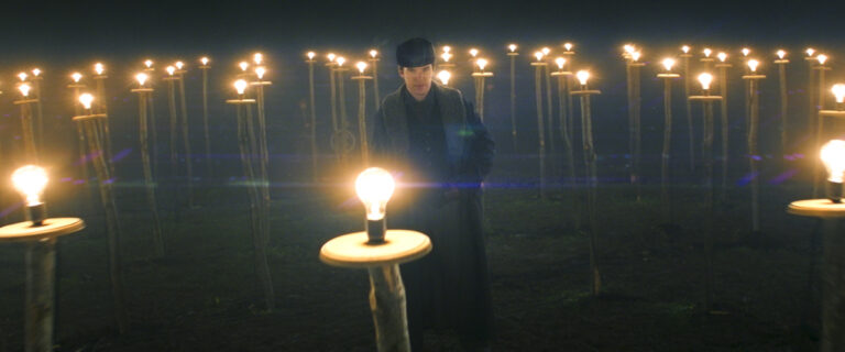 The Current War movie review & film summary (2019) | Roger Ebert