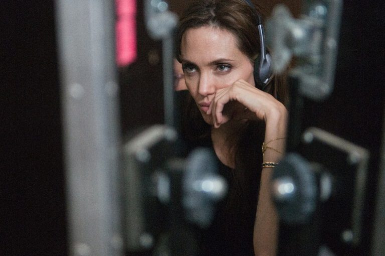 Video Interview: Angelina Jolie on "Unbroken" | Interviews | Roger Ebert