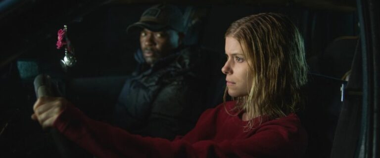 Captive movie review & film summary (2015) | Roger Ebert