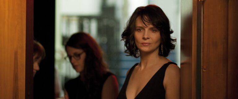 Clouds of Sils Maria movie review (2015) | Roger Ebert