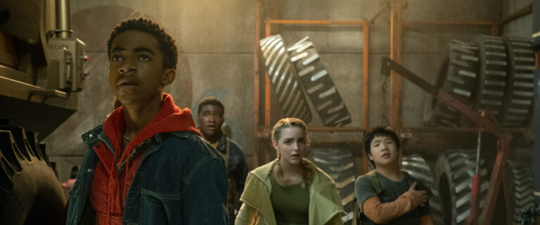 Crater movie review & film summary (2023) | Roger Ebert