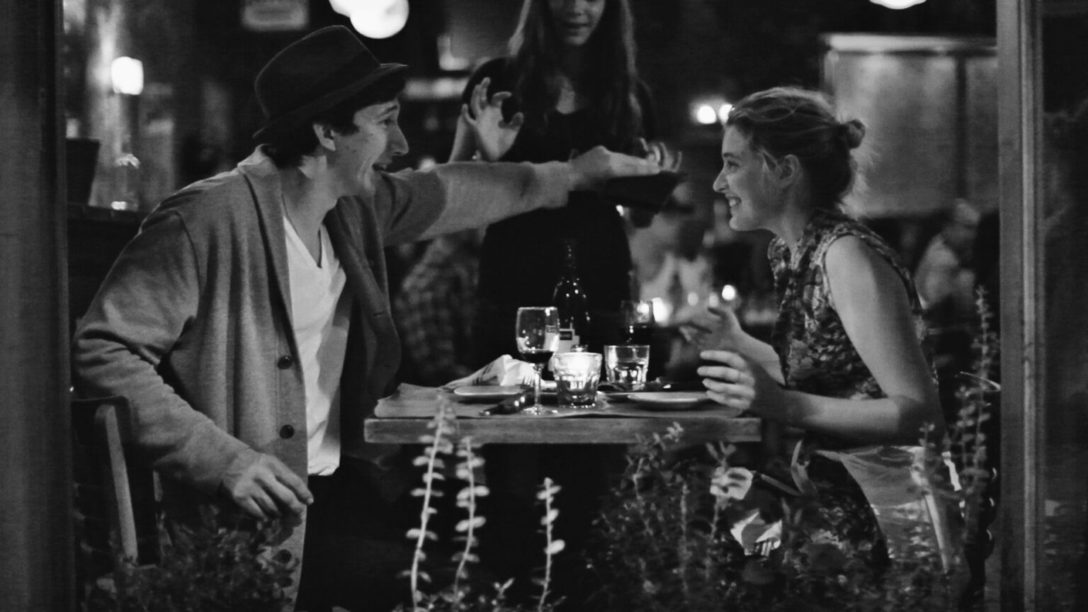 Frances Ha movie review & film summary (2013) | Roger Ebert