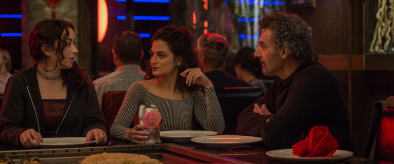 Landline movie review & film summary (2017) | Roger Ebert