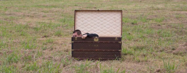 Oldboy movie review & film summary (2013) | Roger Ebert