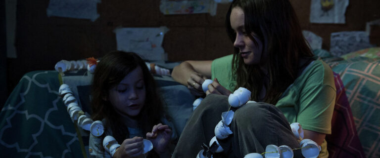 Room movie review & film summary (2015) | Roger Ebert