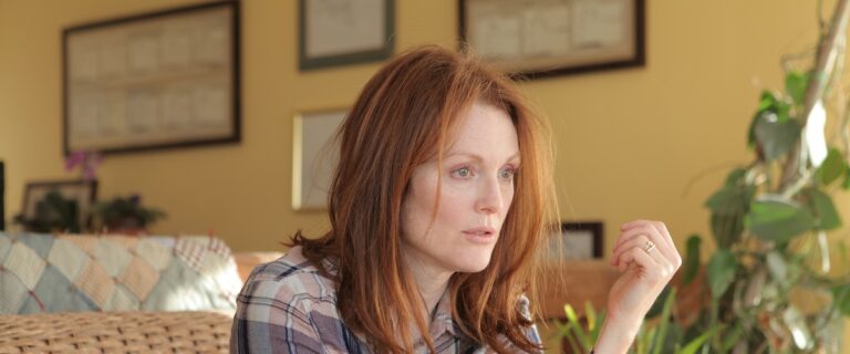 Still Alice movie review & film summary (2014) | Roger Ebert
