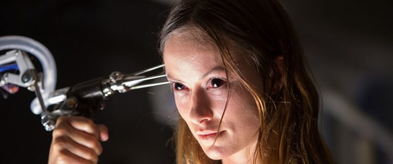 The Lazarus Effect movie review (2015) | Roger Ebert