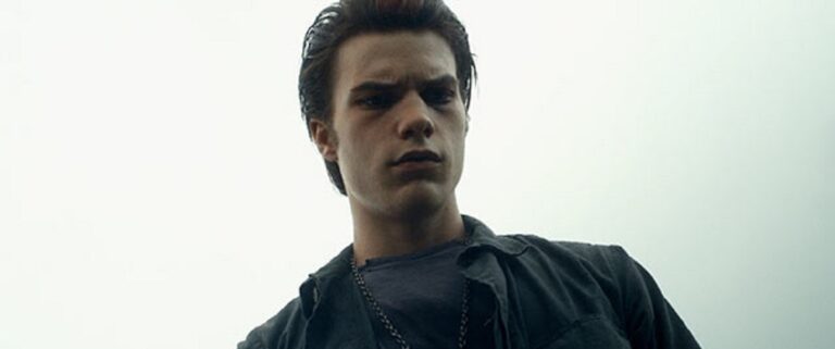 White Rabbit movie review & film summary (2015) | Roger Ebert